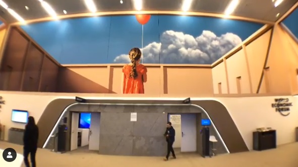 See Amazing Balloon Mural Installed for the 2019 World Economic Forum ...