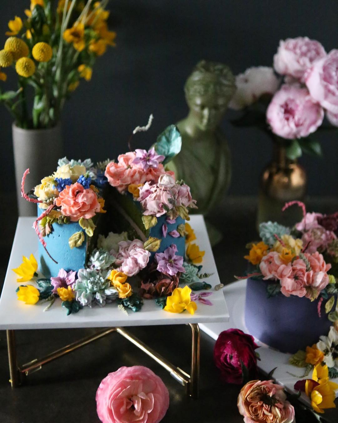 Cakes Transformed into a Flowery Pastry Art - PlayJunkie