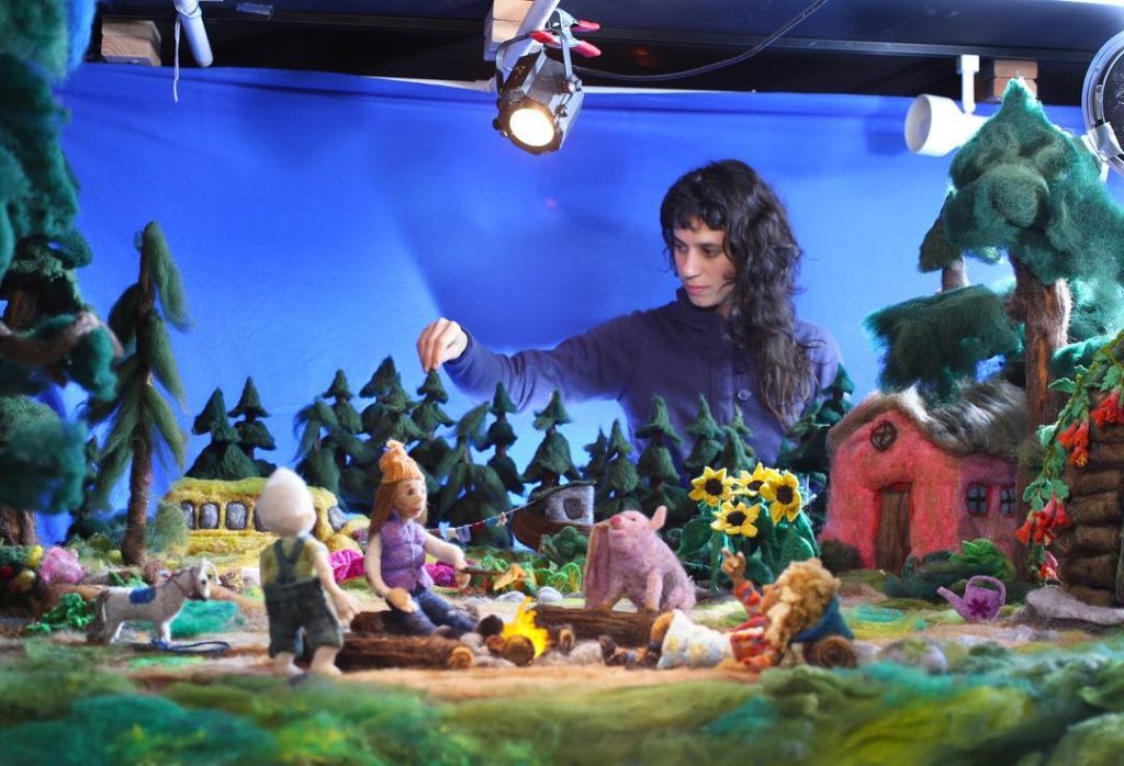 Artist Makes Impressive Stop-motion Animations Using Plasticine Figures ...