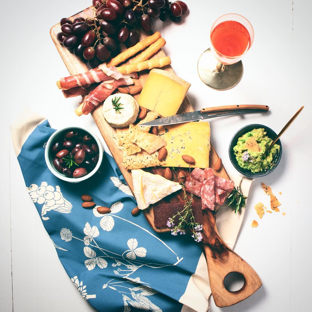 Add a Soft Touch to Your Kitchen with These Textiles - PlayJunkie