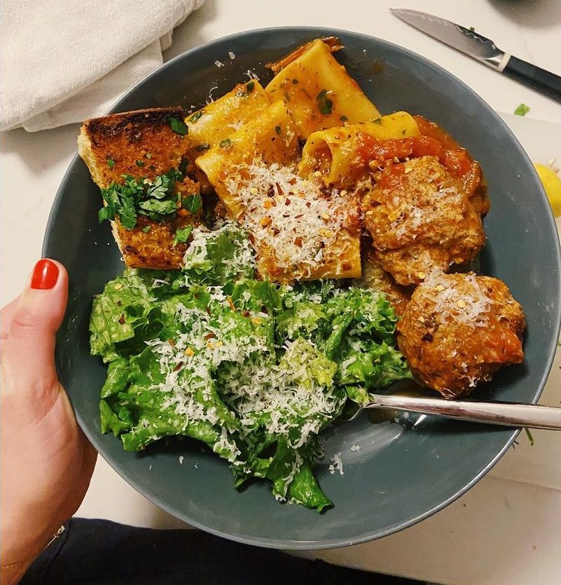 Alison Roman Will Inspire You to Cook, If Nothing Else - PlayJunkie